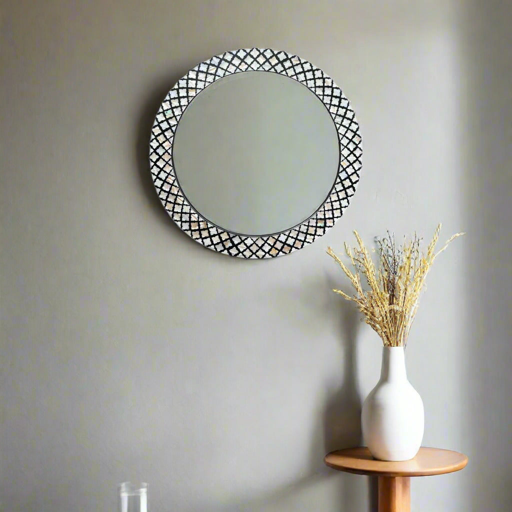 Quatrefoil MOP Inlay Round Mirror Black – Luxury Handicraft
